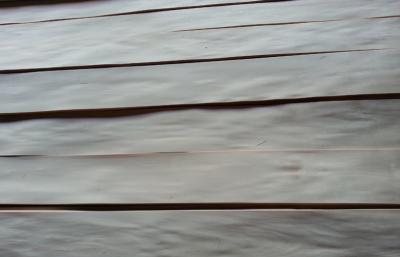 China Natural Maple Sliced Veneer MDF for Plywood - 0.5mm Thickness, 500-2800mm Length, A/AB/B Grade for sale