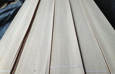 China Natural White Oak Sliced Veneer 10-12% Moisture for Flooring and Furniture for sale