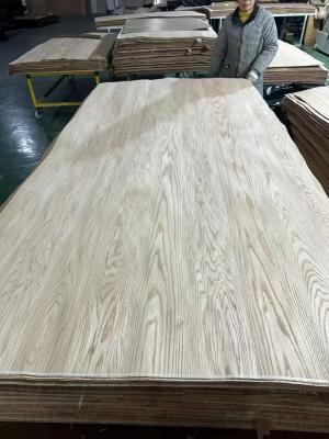China Natural Sliced American Red Oak Crown Cut Veneer Sheet - 1250mm Width, 0.5mm Thickness for Furniture & Doors for sale