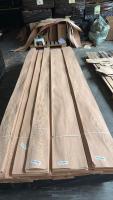 China Custom Width Oak Veneer Sheets in Quarter Cut Grain for Customized Finish for sale