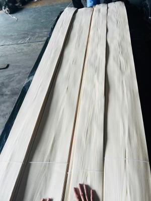 China AAA Grade Ash Wood Veneer 0.6mm 1.5mm Thickness Natural American White Crown Cut for Furniture for sale