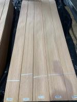 China Quarter Cut Red Oak Veneer Sheets 0.2-0.6mm Thickness Straight Grain for Furniture and Decorative Surfaces for sale