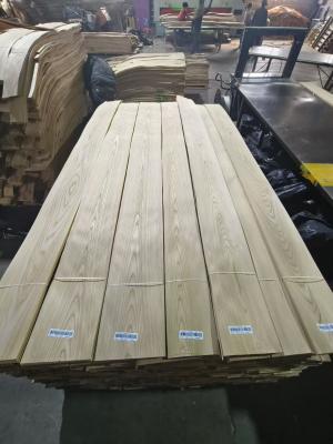 China Russia Elm Veneer Sheet Quarter Cut Crown Cut 0.5mm Thickness Natural Wood for Furniture Decoration for sale