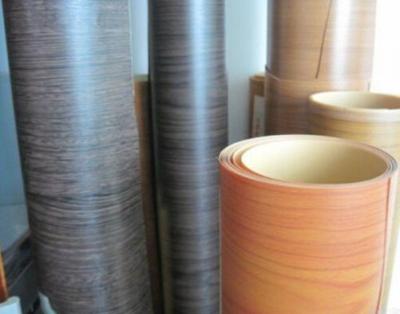 China 0.5mm Black American Walnut Wood Veneer Rolls with Fleece Backing - 18-300mm Width, 2.5-3.3m Length for sale