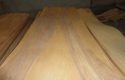 China Natural Rotary Cut Birch Veneer Sheet 4' x 8' in 0.18mm-0.30mm Thickness with Wild Grain Pattern for sale