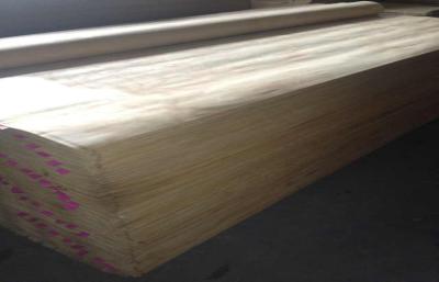 China AAA Grade Yellow White Rotary Cut Pine Hardwood Veneer Sheets 4' x 8' in 0.25mm 0.45mm 0.55mm Thickness for sale