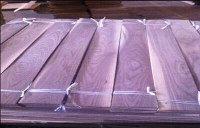 China Dark Brown Walnut Wood Flooring Veneer Sheet 0.5mm-2.0mm Thickness 910mm-1220mm Length for sale