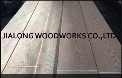 China Natural Red Oak Veneer Sheet 0.5mm Crown Cut for Furniture Surface Decoration for sale