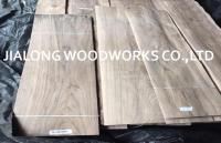 China Slice Cut American Walnut Wood Veneer Flooring - 0.4-2.0mm Thickness, 910-1220mm Length for sale