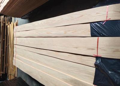 China Crown Cut Red Oak Veneer Sheet 2.2m-2.7m Length 0.22mm Thickness for Door Skin and Furniture for sale