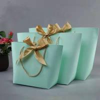 China ODM Pantone Color 250gsm Bridesmaid Paper Gift Bags 25*37*11cm for sale