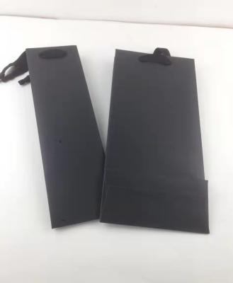 China 170gsm Heavy Duty Cardboard Wine Totes Matt Lamination Single Wine Bottle Bag for sale