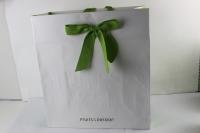 China Gloss Lamination Clothing Paper Bags for sale