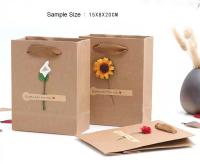 China ISO 15x8x20cm Screen Printing Present Paper Bags With Flower for sale