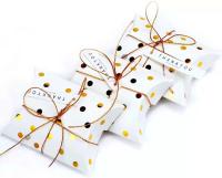 China Bride Groom Dress Wedding Favor Candy Boxes 260gsm Empty Gift Boxes For Chocolates for sale
