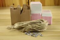 China Check Patterns Chocolate Candy Paper Square Box 260gsm Wedding Favor Gift Box for sale