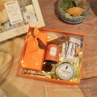 China 20cm*7cm*17cm Orange Coated Holiday Gift Boxes With Transparent Windows for sale