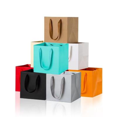 China 15x15x15 Plain Paper Shopping Bags for sale