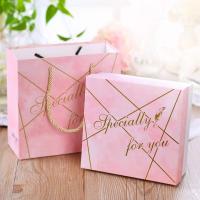 China 230GSM Scrunchie Recycle Ivory Paper Gift Box Foldable 18*17*7.3 Gift Box for sale