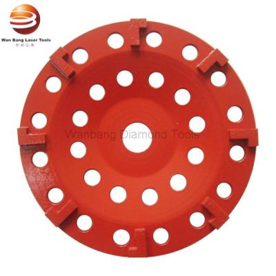 China Long Lifespan 7 Shape Segment Concrete Grinding Cup Wheel for sale