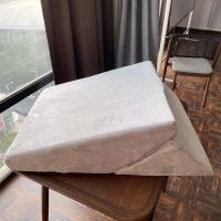 China 2022 Adjustable Triangle Memory Foam Wedge Pillow with Knitted Cover and Sponge Filling for sale