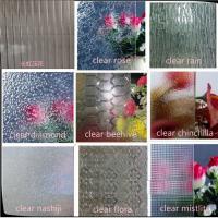 China Mayflower Patterned Tempered Glass Flat Shape Translucent for sale