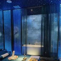 China Laminated Tempered Art Glass With Bubble Design Hotel Decoration Art Installations for sale