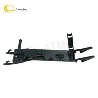 China 4450676834 NCR Guide Exit Upper RH ATM Spare Parts 445-0676834 Guide Exit Upper RH NCR Original Brand New for sale