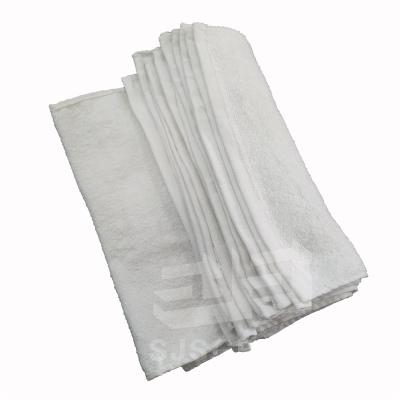China Manual Cut Industrial Cleaning White Bath Towel Rags Cotton Textile Waste Wiping Rags for sale