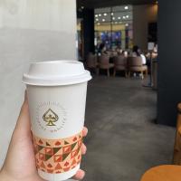 China Compostable Molded Sugarcane Disposable Cup Cover For Beverage Packaging for sale