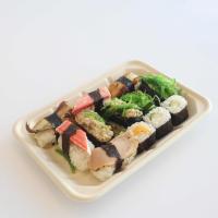 China Disposable Paper Bagasse Food Dish , 8*6 Inch Square Plate For Take Away Fast Food for sale