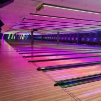 China Bowling Equipment for Multiple People String Pinsetter Machine and Scoring Synthetic Lanes for sale