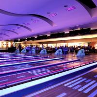 China High Reliability Synthetic Bowling Lane Easy Install Glow Pattern And Thickness for sale