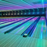 China Indoor Sports Synthetic Bowling Lanes with Various Glow Patterns and Colors for sale