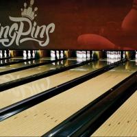 China Amusement Park Indoor Bowling Lane Bowling Alley Equipment And Fashionable Style for sale