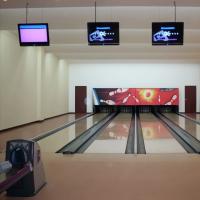 China Glow Effect Brunswick Bowling Alley Equipment For Grey Fitness Center for sale