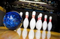 China Manufacture Professional Standard Maple Bowling Pin Durable Indoor Entertainment Item for sale