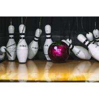 China Bowling Pins with Ergonomic Shape Classic Design Durable Polyurethane Material for sale