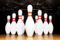 China 3.8lb White Bowling Pins Impact Resistant Easy to Stack and Arrange Recyclable for sale