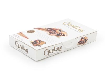 China Custom Gold Foil Chocolate Gift Boxes with Window - Recycled Paper Material, 5 Million Monthly Capacity, 1000 MOQ for sale