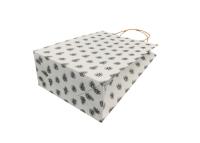 China Custom X-Large Christmas Gift Bags 157-350g Material with 3000pcs MOQ for Festive Packaging for sale