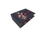China Custom Christmas Gift Bags with 3,000 MOQ and 3,000,000 Monthly Capacity - OEM Printing Service Available for sale