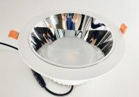 China Dimmable LED Down Light, Epistar, Cree, Lumnus COB Chips, IP44 Indoor Lighting for sale