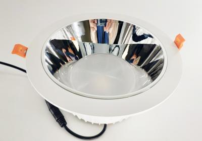 China Dimmable LED Down Light, Epistar, Cree, Lumnus COB Chips, IP44 Indoor Lighting for sale