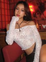 China Lace Tight T Shirt Sexy Spice Lace Neckline Cutout Crop Top T Shirt for sale