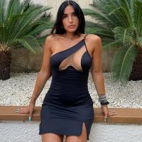 China Solid Color Hollow 1 Shoulder Dress Halter Sexy Skew Collar Black One Shoulder Dress for sale