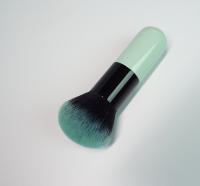 China Round Gradient Color Soft Hair Single Kabuki Brush for Powder Makeup Synthetic Wood Handle for sale