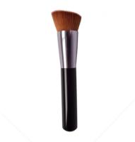 China Angled Foundation Makeup Brush Synthetic Hair Wooden Handle 1pc for Liquid Cream for sale