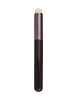 China Lip Blend Single Makeup Brush , Multi Purpose Detail Concealer Brush for sale