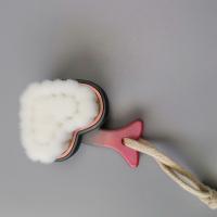 China Heart Shape Facial Makeup Brush Plastic Easy Grip Handle for sale